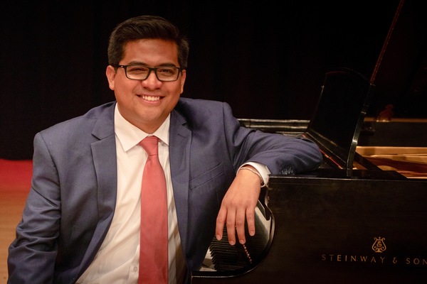 Jonathan Figueroa - Compositor, arreglista y pianista mexicano